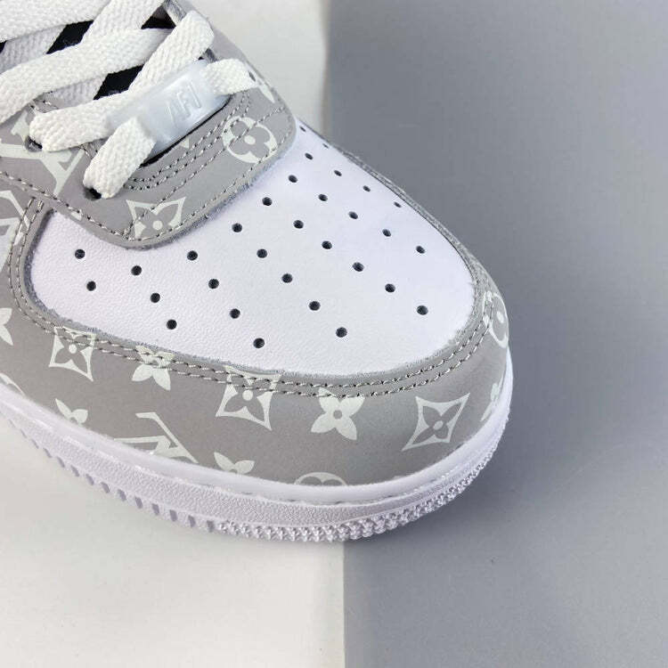 Royal Gray LV' Air Force 1