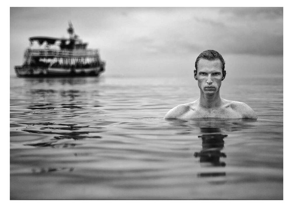 Tom Hoops Photography Lounge Waitlist