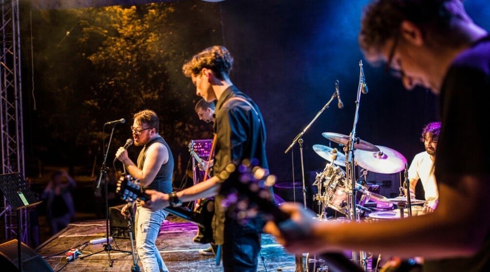 Music Touring: A Comprehensive Planning Checklist for Artists on the Road