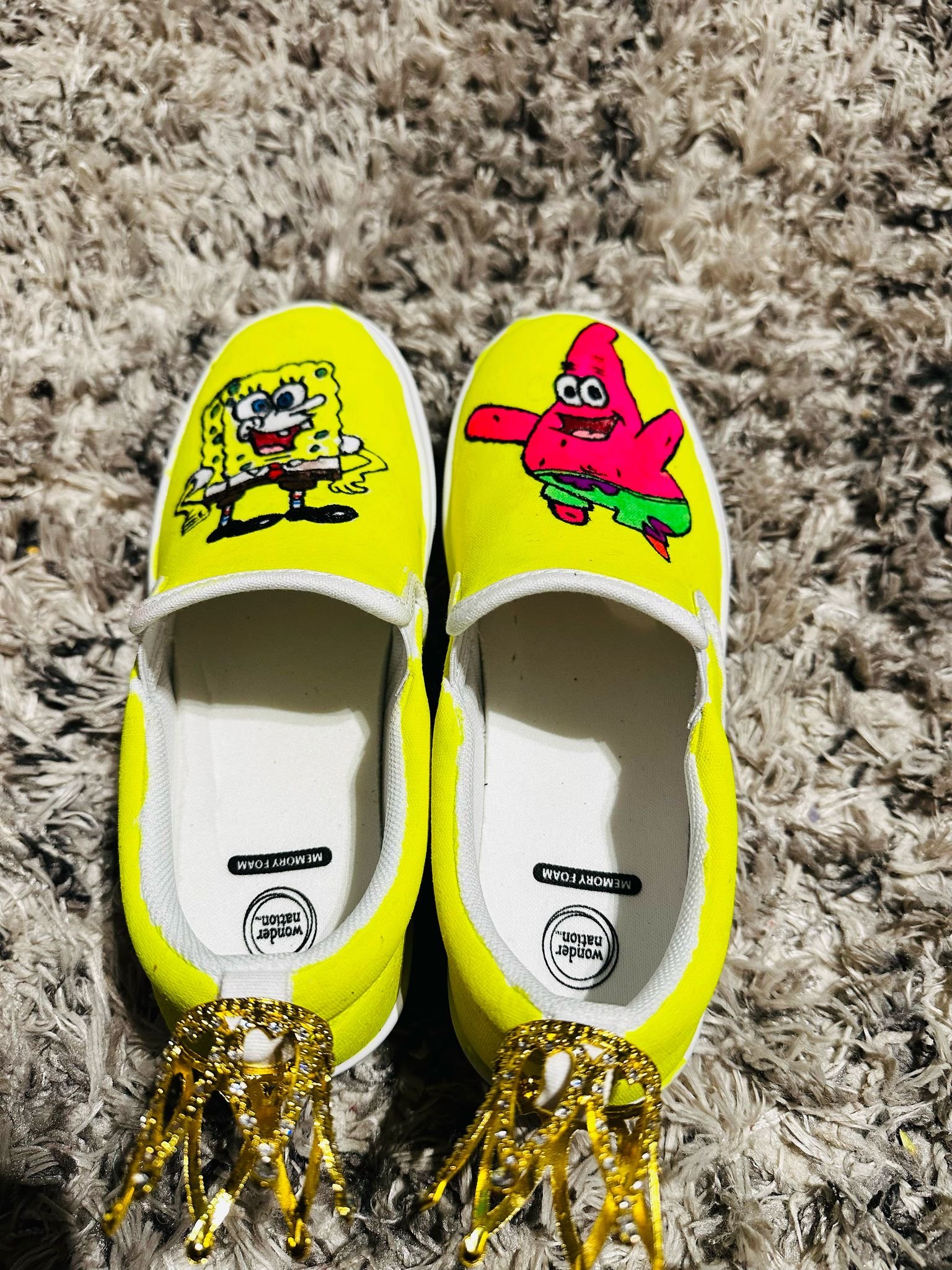 SpongeBob and Patrick customize shoes