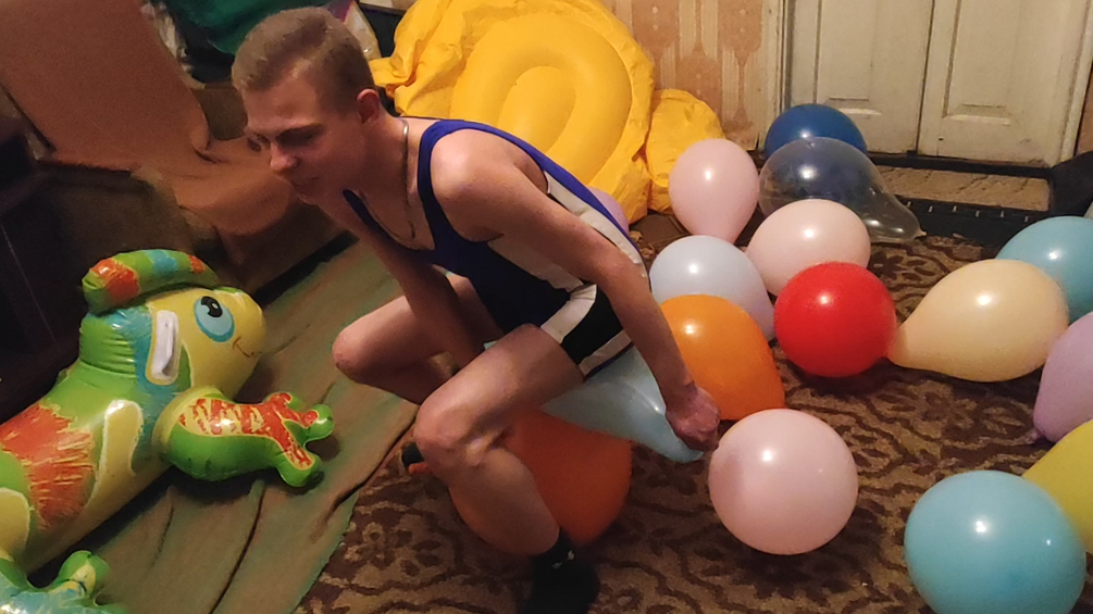 Albert pop balloons in many ways