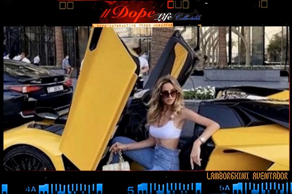 Yellow Lamborghini Aventador - Dope Life 3D Motion Picture Collectible Art Card