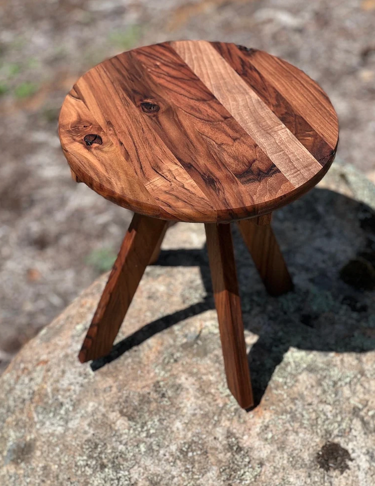 Beautifully cut stool - Digital File for CNC