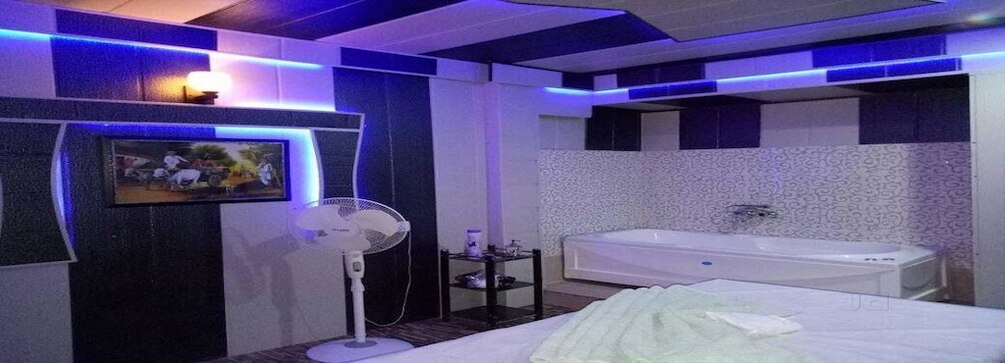 Amrita Body Massage Spa South Delhi