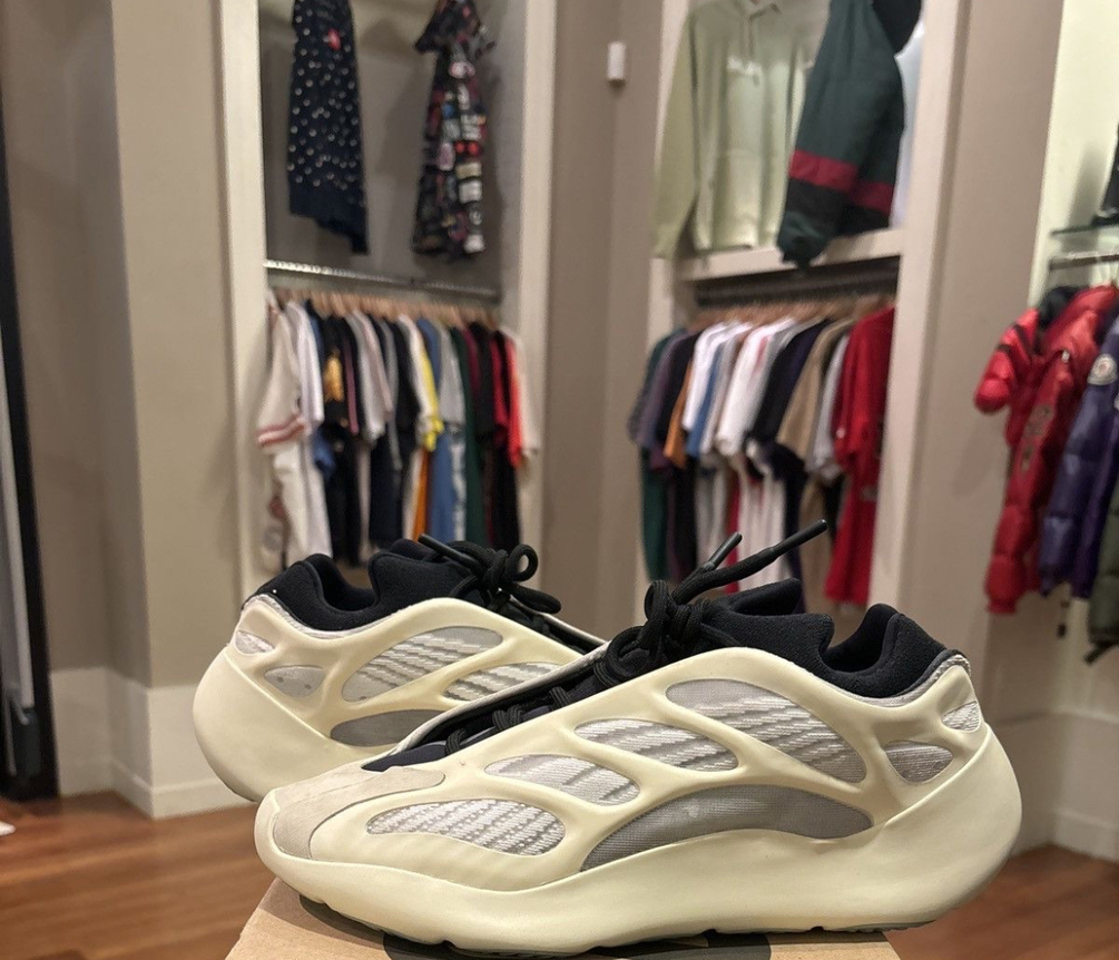 Adidas Yeezy 700 V3