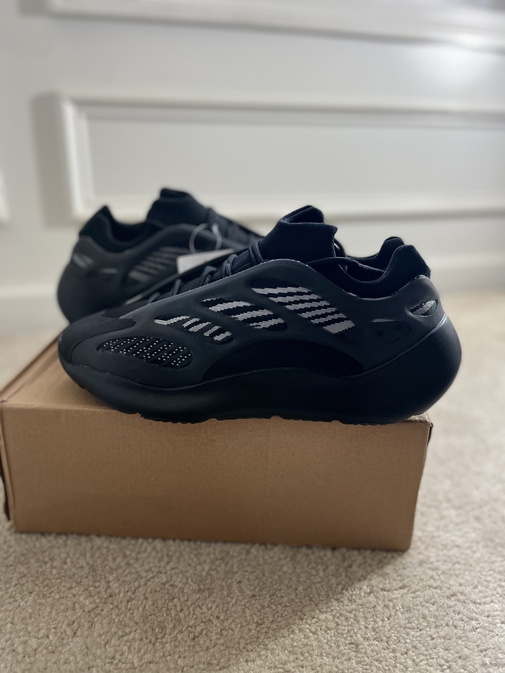 Adidas Yeezy boost 700 V3 Alvah