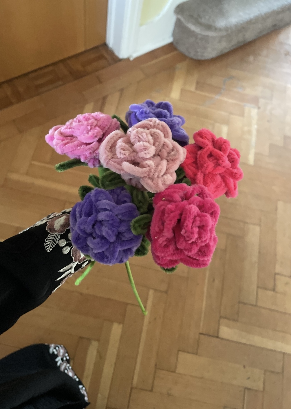Pipe cleaner roses