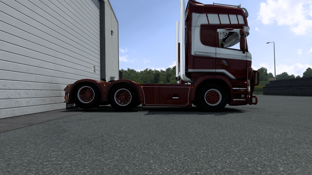 Mo Robinson lorry R620