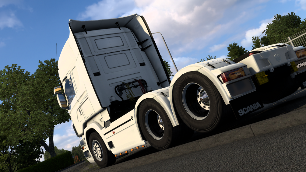 R.HUGHES R560 2 VERSIONS (LICANSE PLATE+WINDOW STICKER+SKIN)