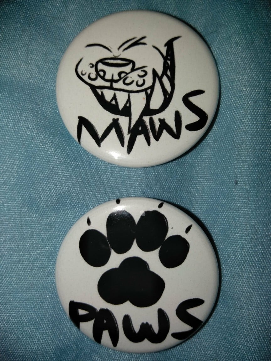 Button: Maws VS Paws