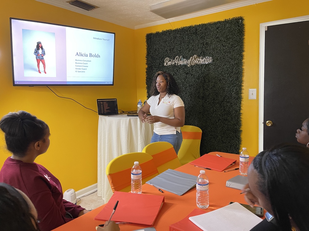 Alicia Bolds Business 101 Class