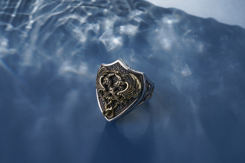 The Gereg ring of the HU band