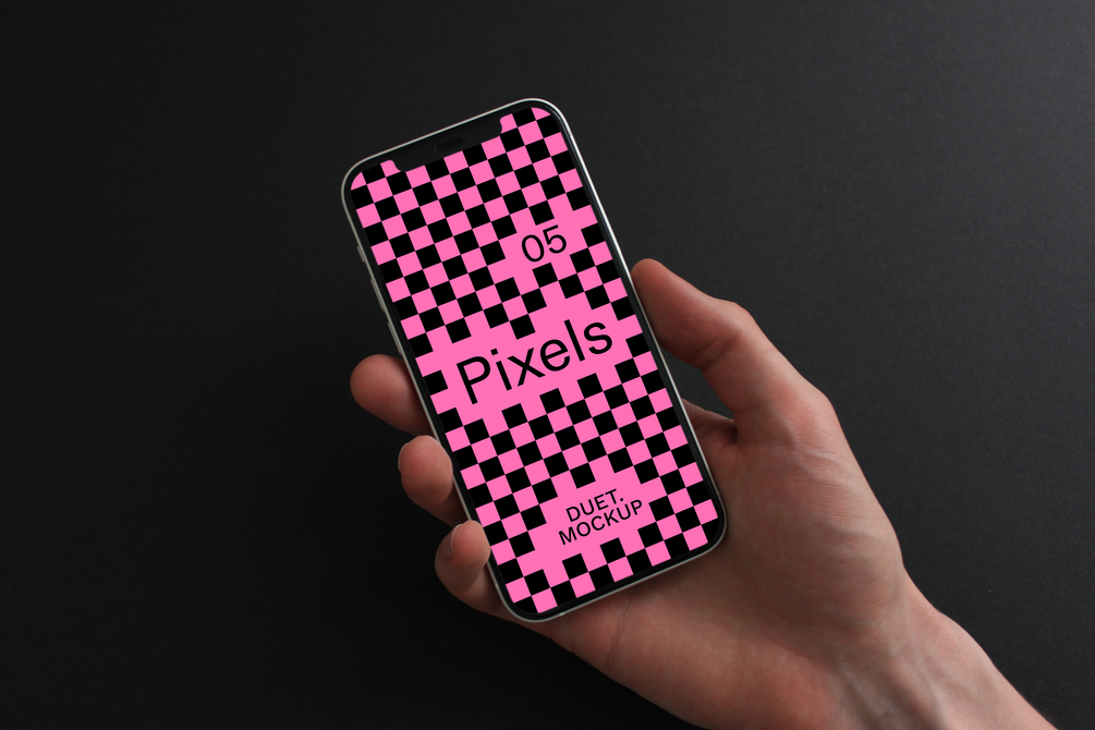 Pixels iPhone_05 Mockup