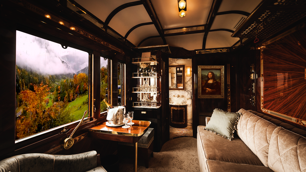 Relaxing Train Soundscape with Cozy Rain Sounds