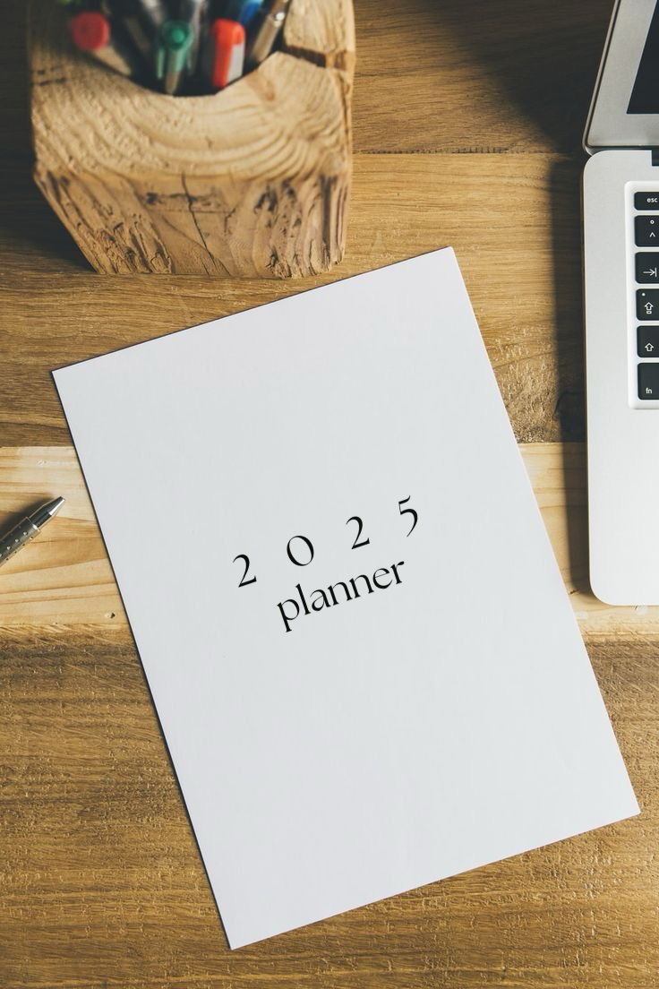 2025 Year Planner Template - Black & White