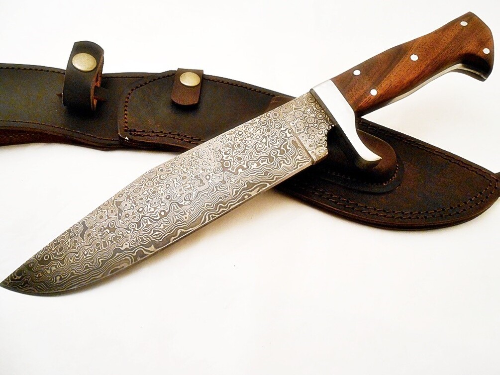 Battling Blades: The Legacy of the King's Sword – Longsword Fit for Royalty