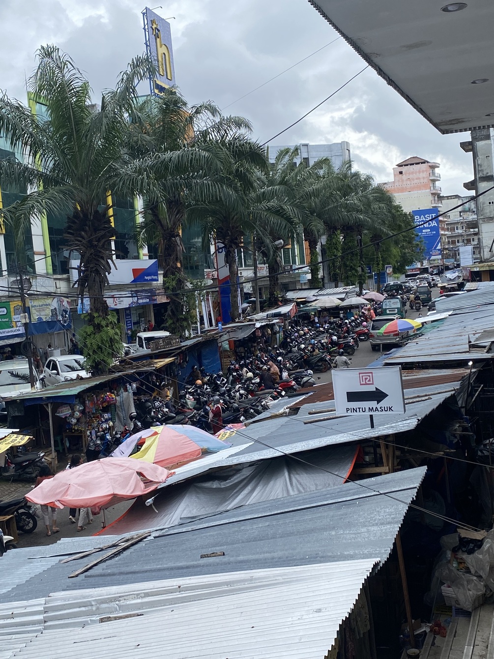 Chaotic market