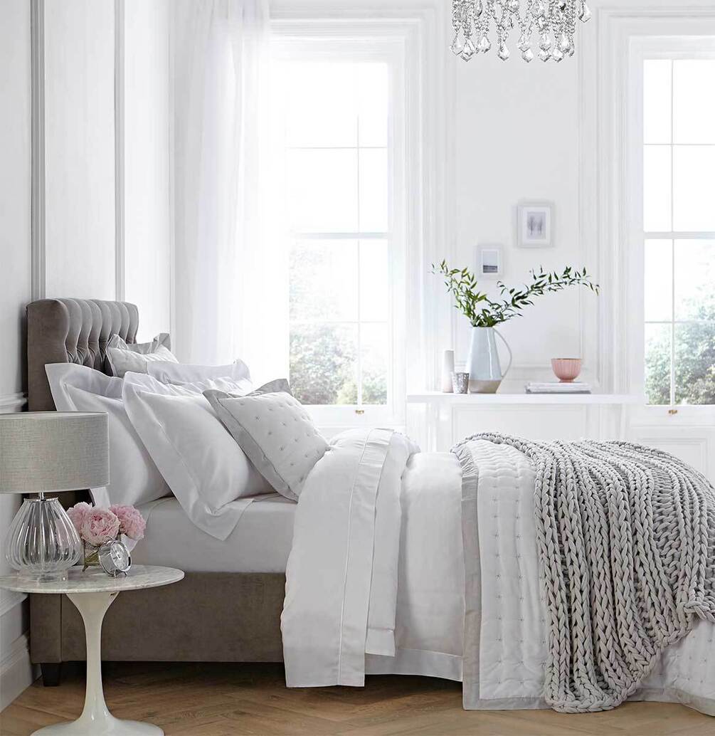 Mayfair Bedding Collection / White
