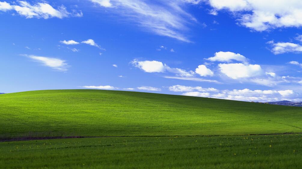 Windows XP Default Wallpaper Animated 🪄