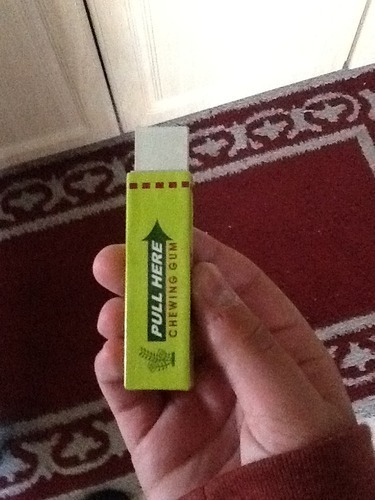 Shocking Gum, Funny Shock Gag (Random Color)