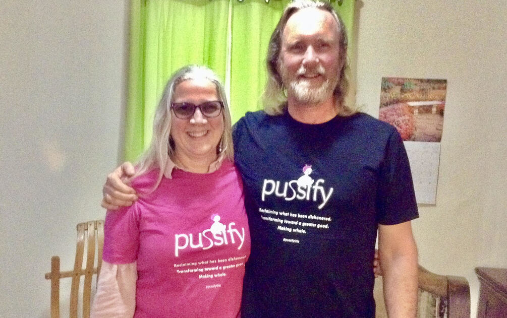 Pussify T-Shirt - Unisex