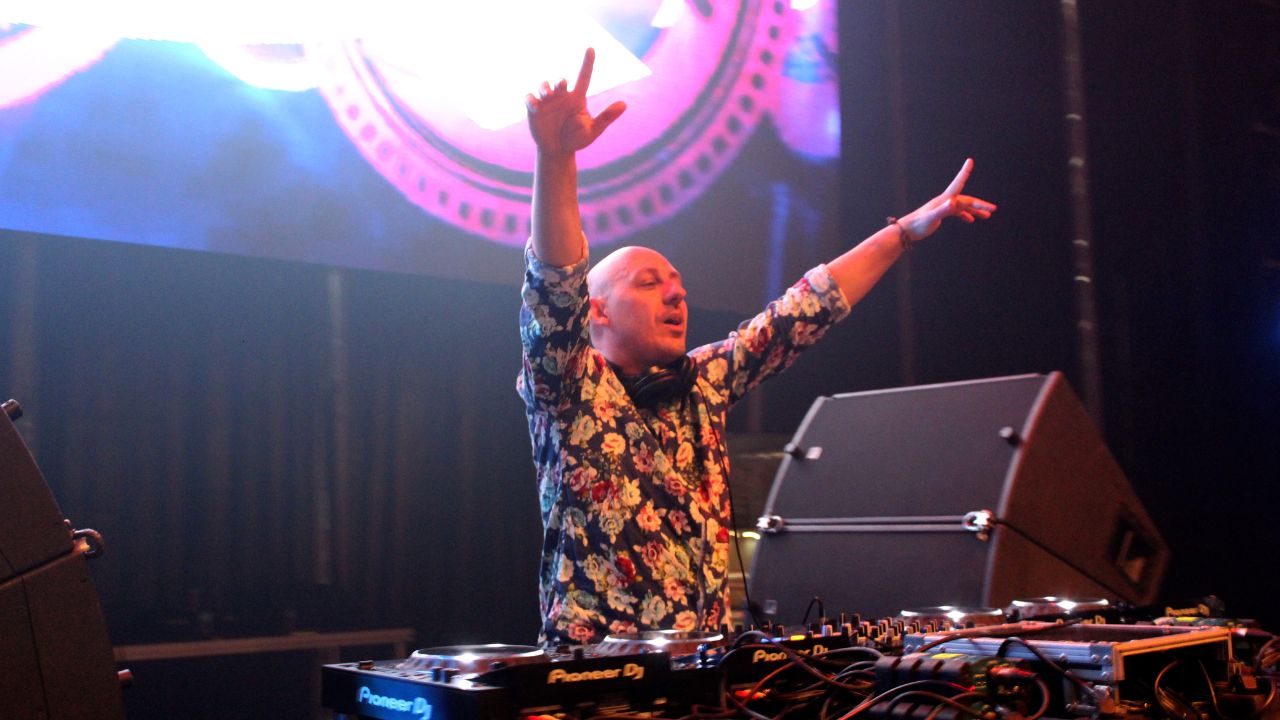 Vital: DJ Crowd Skills