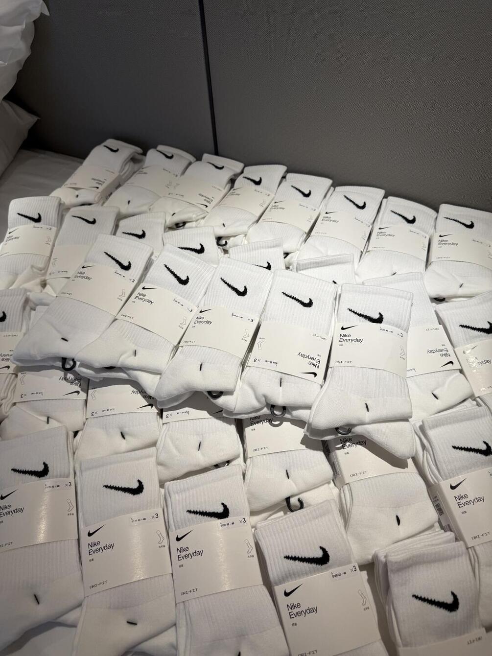 nike carape universal 20kom