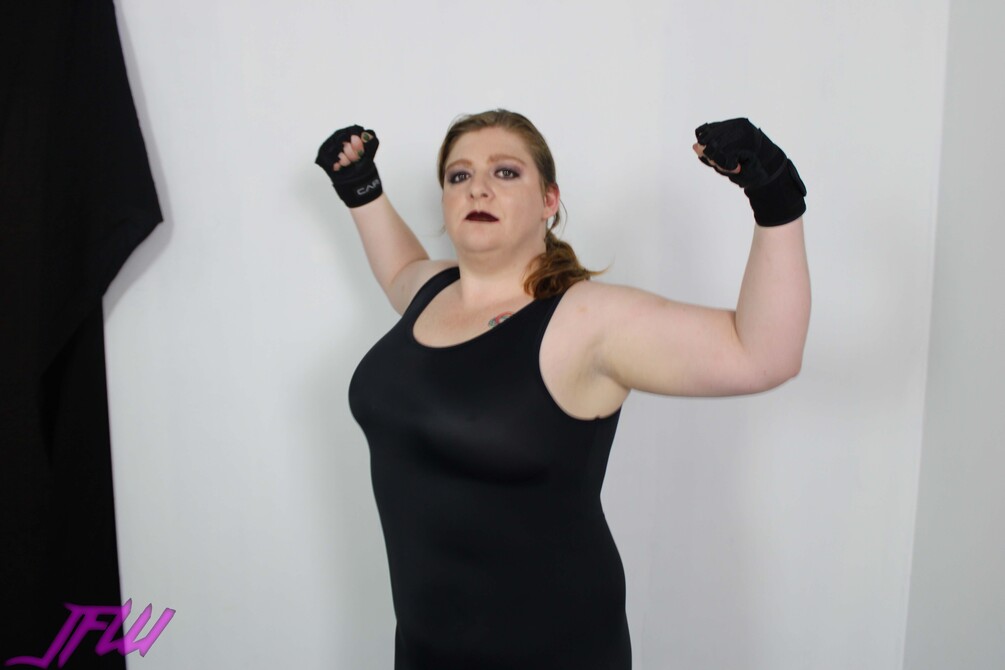 51 Bettie Brickhouses Debut