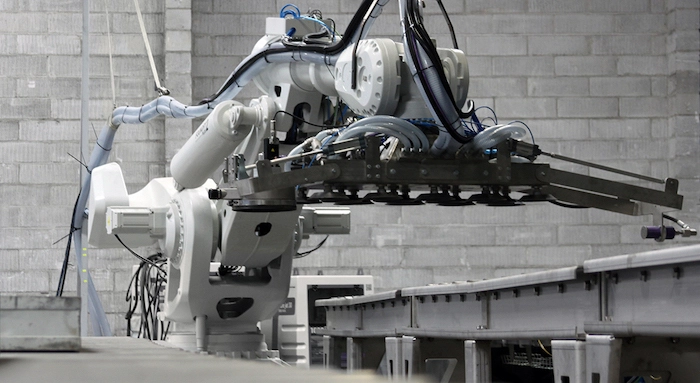 Robots in Manufacturing: Revolutionizing Efficiency and Safety