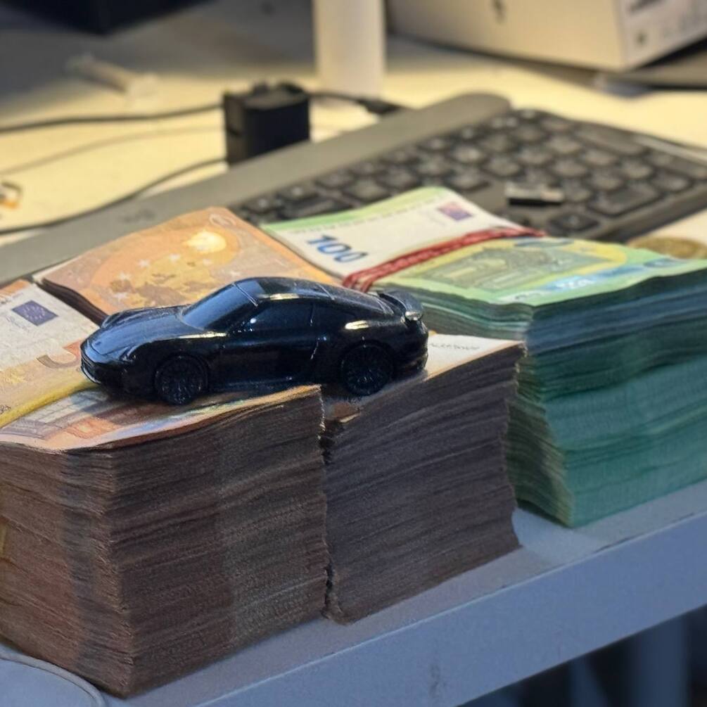 Cartea digitala despre tot ce trebuie sa stii+pack-ul cu poze/clipuri