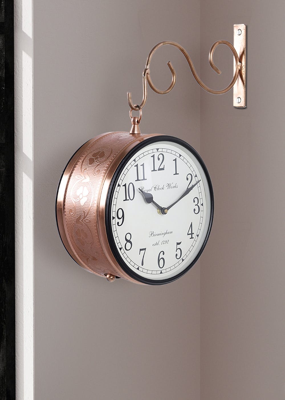 Railway hanging clock