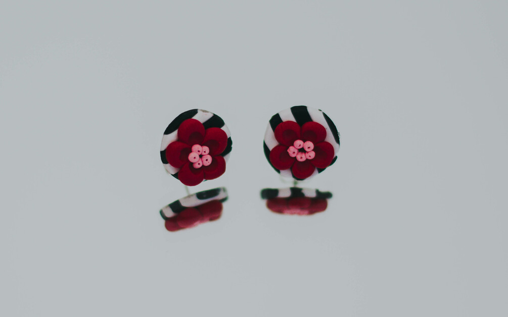 Retro Floral Studs - Dark Pink