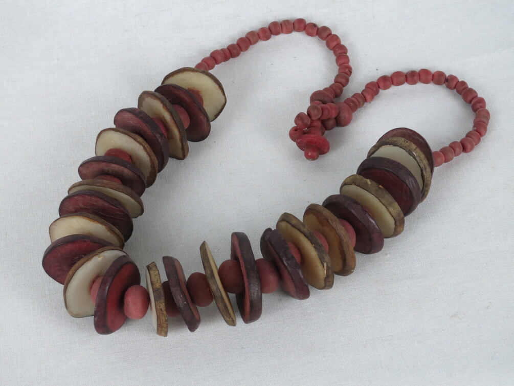 Engadina vegetable ivory necklace