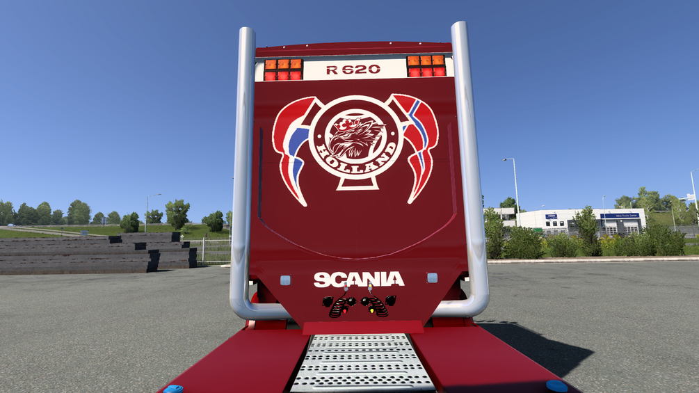 Mo Robinson lorry R620