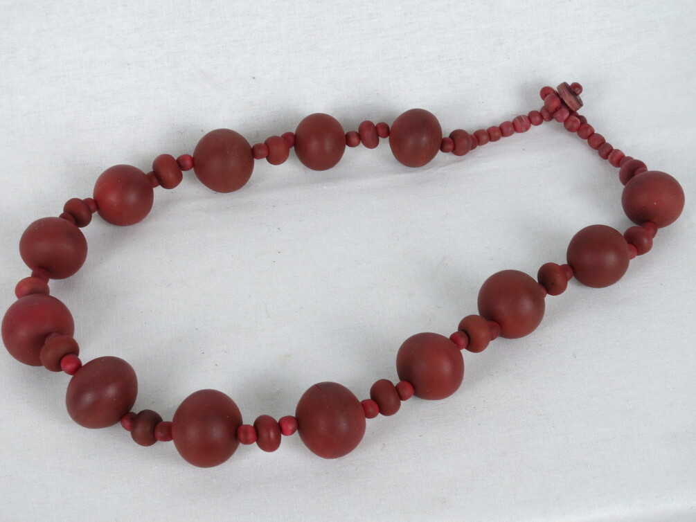 Mutoka vegetable ivory necklace