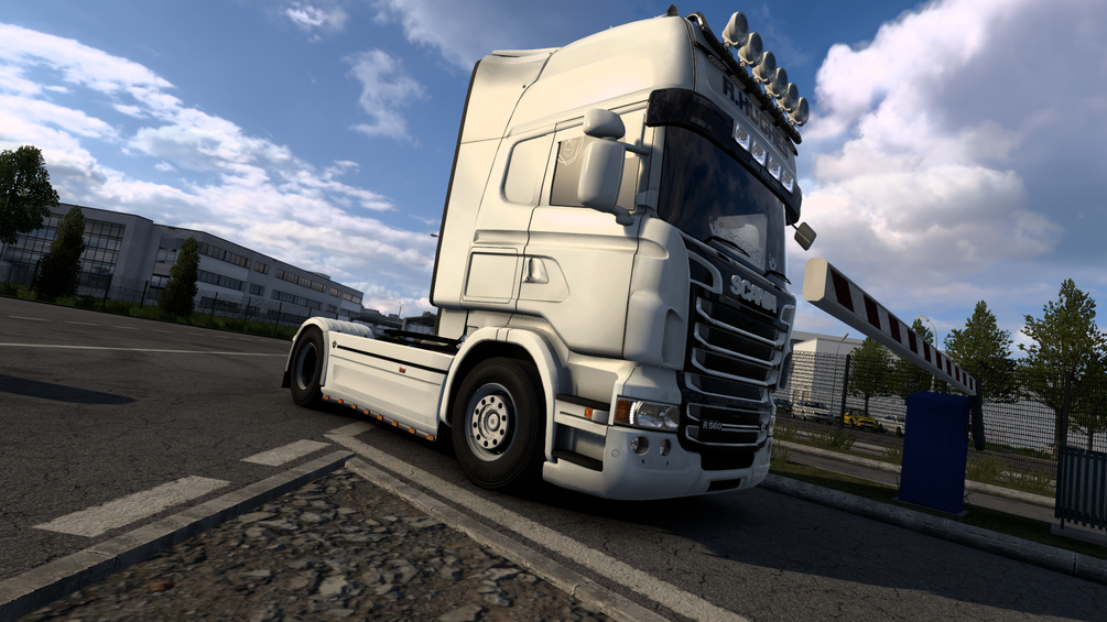 R.HUGHES R560 2 VERSIONS (LICANSE PLATE+WINDOW STICKER+SKIN)