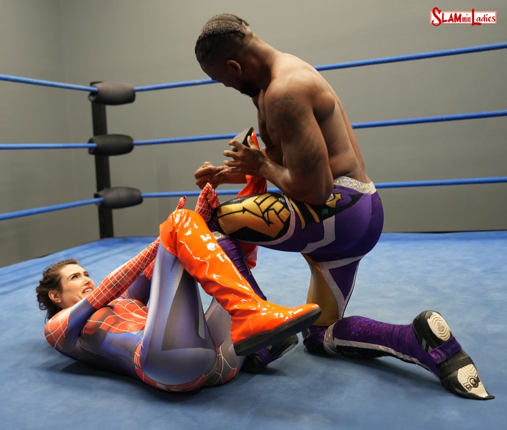 SLAMpeg 6468: Amber Nova vs Malik Bosede