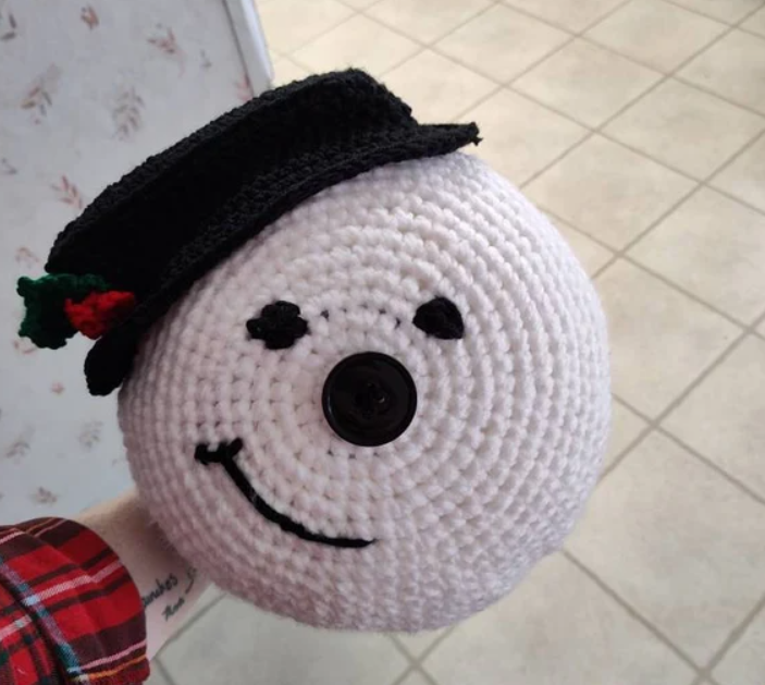 Snowman Pillow PDF Crochet Pattern - Cozy Winter Decor Chrismas Pillow Gift