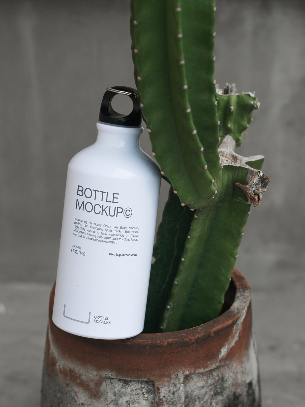 Water Bottle Mockup (PSD)_M240707E