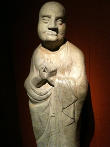 A cool photo of Chinese ancient statue