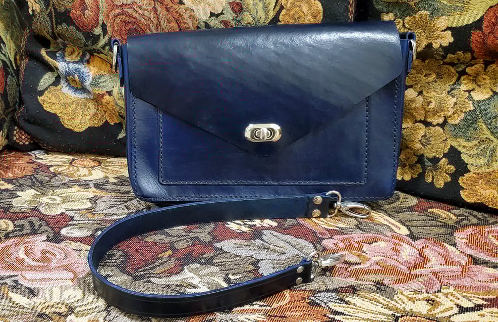 The GW Compact Purse - Leather Pattern
