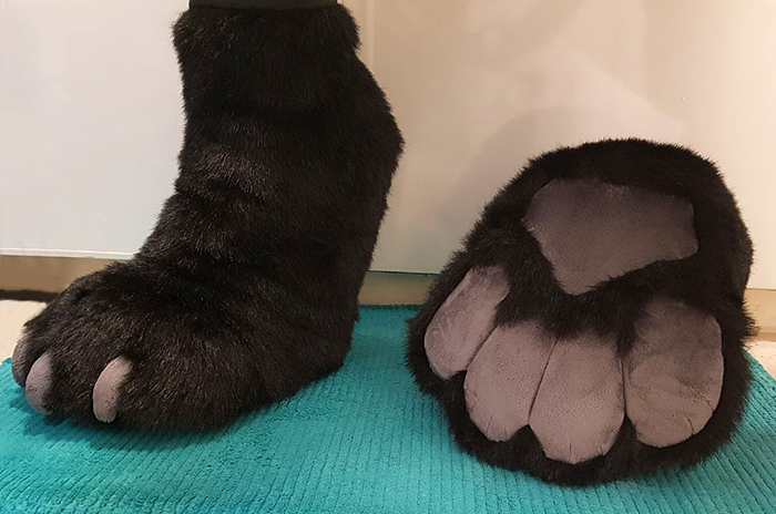 Half Leg Feet Paw Slipper Pattern (w/light instructions)