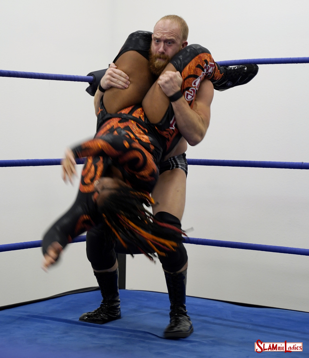 SLAMpeg 5308: The WoAd vs Chico Adams