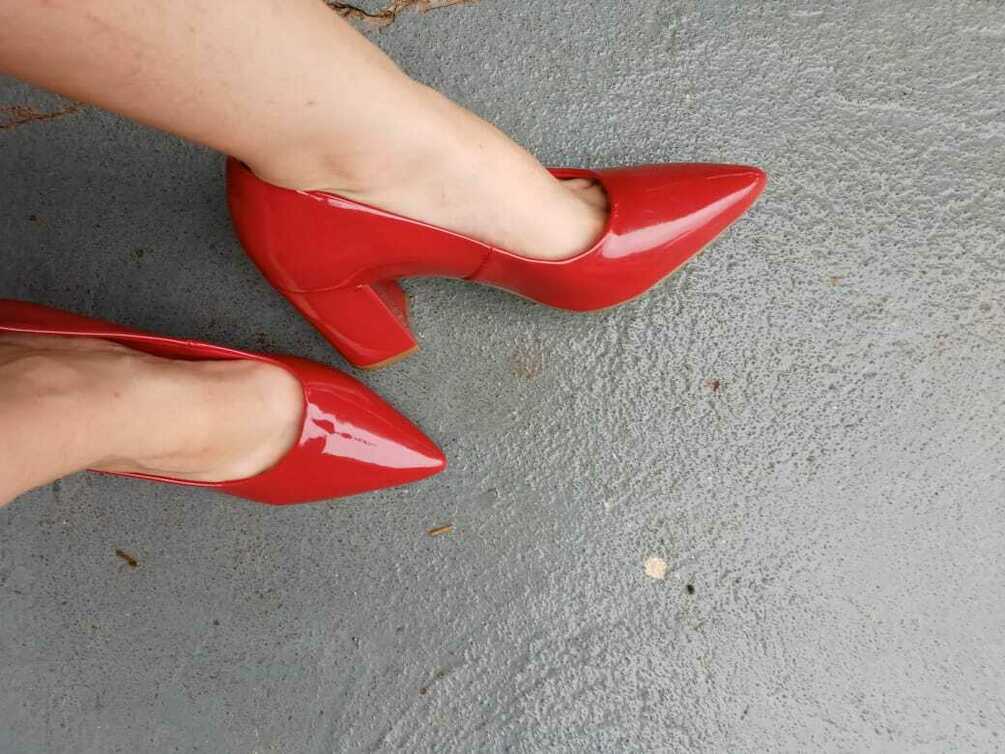 feet fetish pack with red high heels
