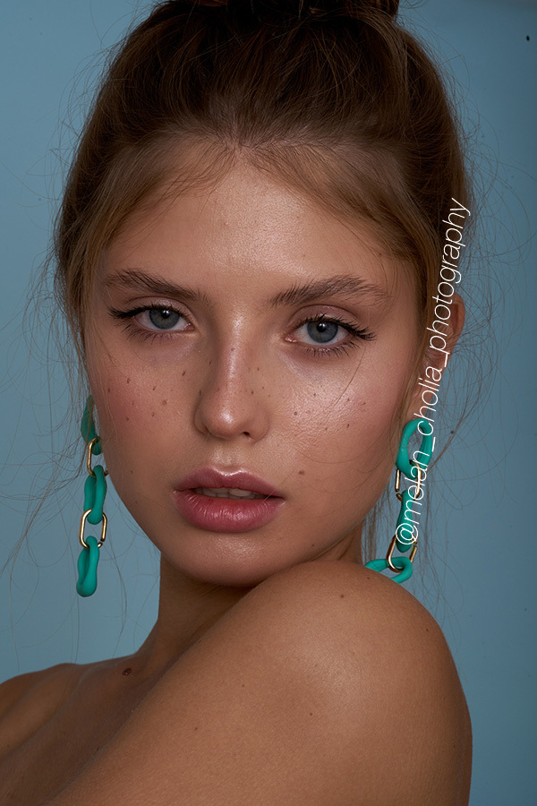 ONLY 9 available! - 3 RAW files for retouching Diana S green/ всего 9 ...