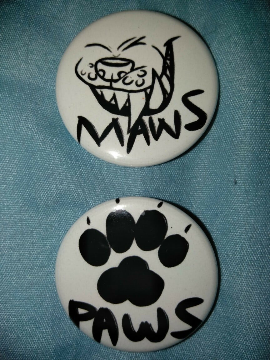Button: Maws VS Paws