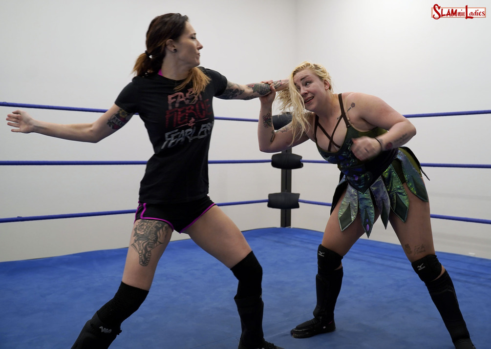 SLAMpeg 4889: Kelsey Raegan vs Kimber Lee