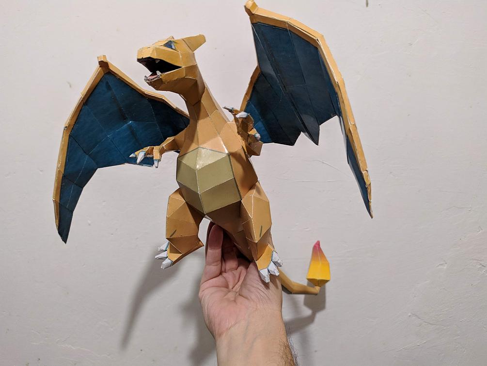 Charizard Pokemon Papercraft