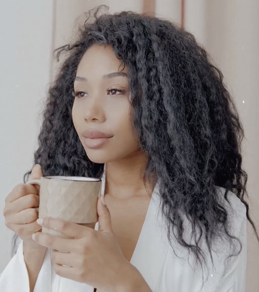 Spark Ar Filter "Ashley" + Dust/Noise/Lut + Face deformation + Lips ...