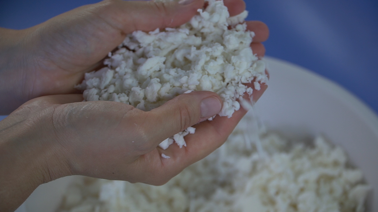 How to Make a Vase from Papier-Mache: Sustainable Craft Project.
